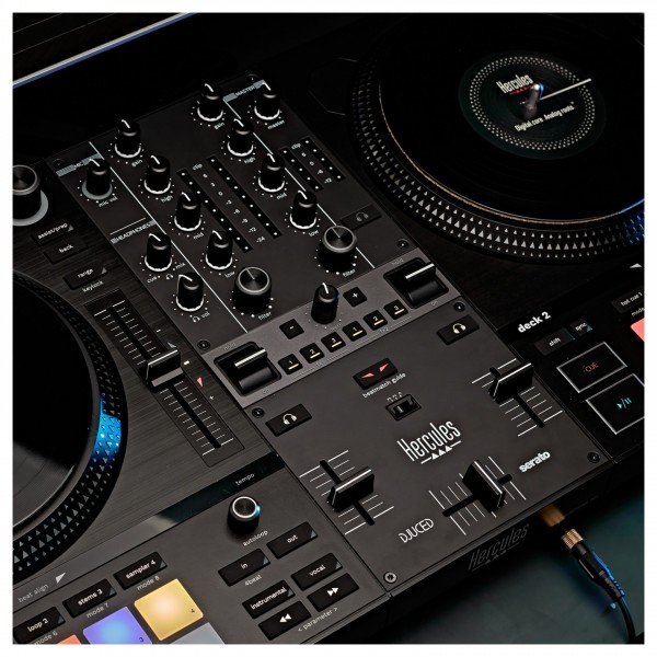 Hercules DJ Control Inpulse T7 at Gear4music