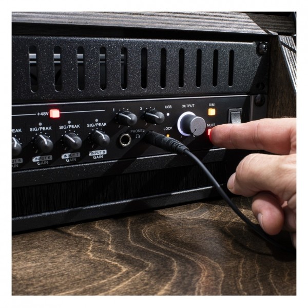 Cubase Pro Recording Pack - UR816C & Cubase Pro at Gear4music