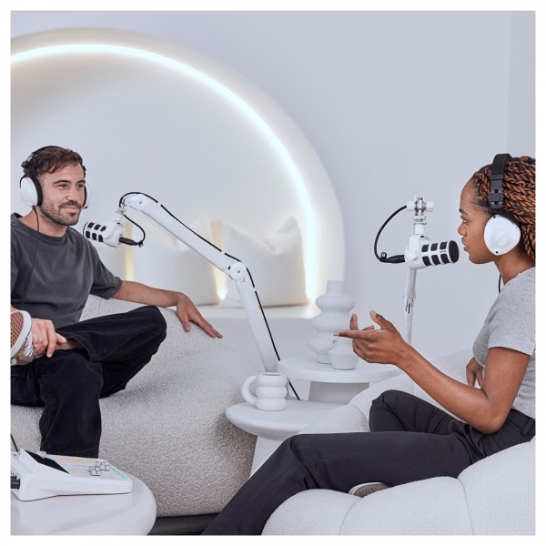 Rode Podmic Dynamic Podcasting Microphone, White at Gear4music