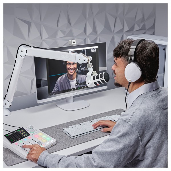 Rode Podmic Dynamic Podcasting Microphone, White at Gear4music