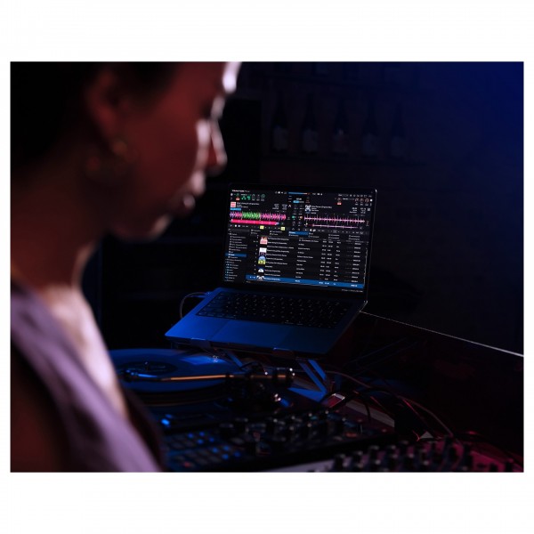 Native Instruments Traktor Pro 4 at Gear4music