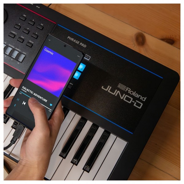 Roland Juno D-8 88 Key Portable Synthesizer at Gear4music