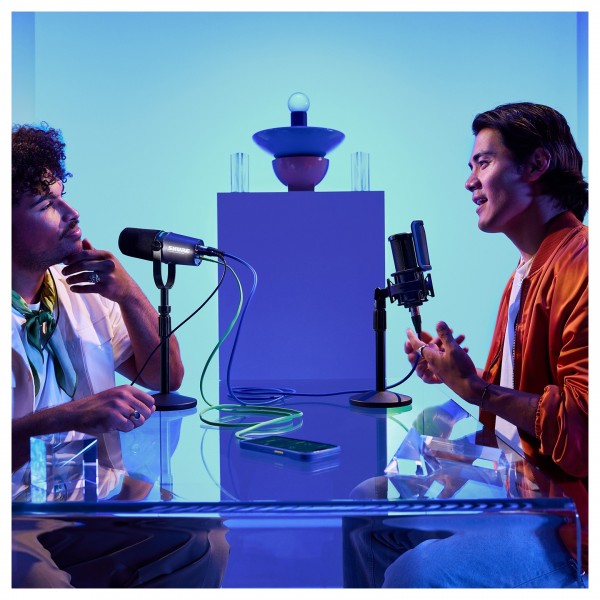 Shure MV7i Smart Mic with Built-in Audio Interface at Gear4music