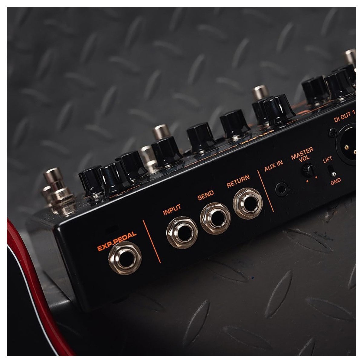 NUX Trident Amp Sim Multi-FX Pedal - Nearly New at Gear4music