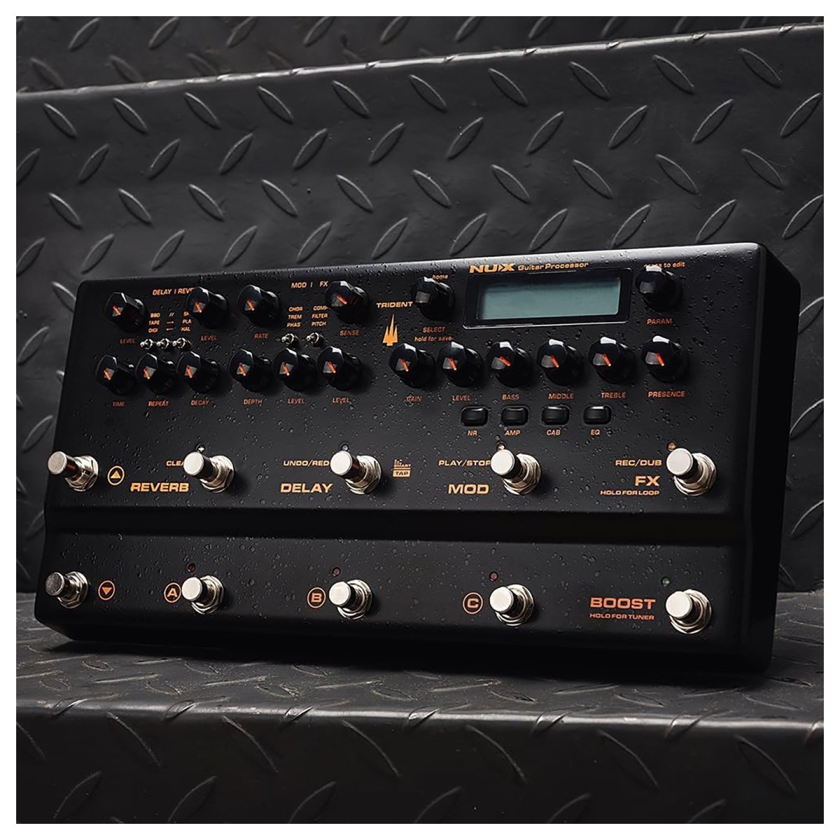 NUX Trident Amp Sim Multi-FX Pedal - Nearly New at Gear4music