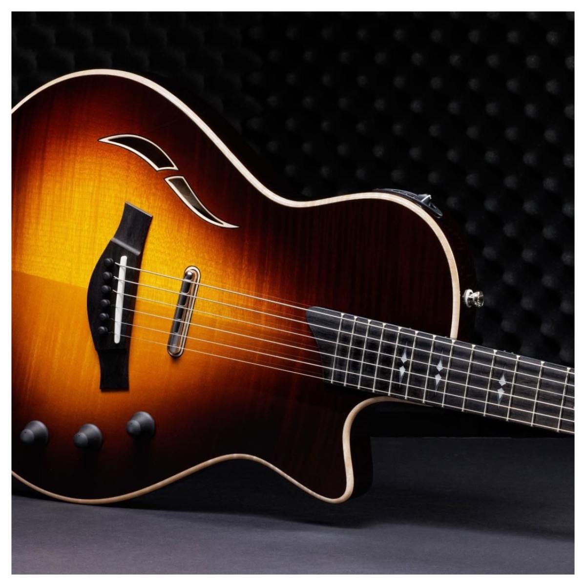Taylor T5z Pro, Tobacco Sunburst - Nearly New at Gear4music