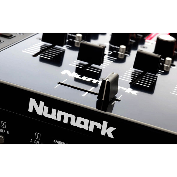 Numark NS7 II 4-Channel DJ Performance Controller - Ex Demo | Gear4music