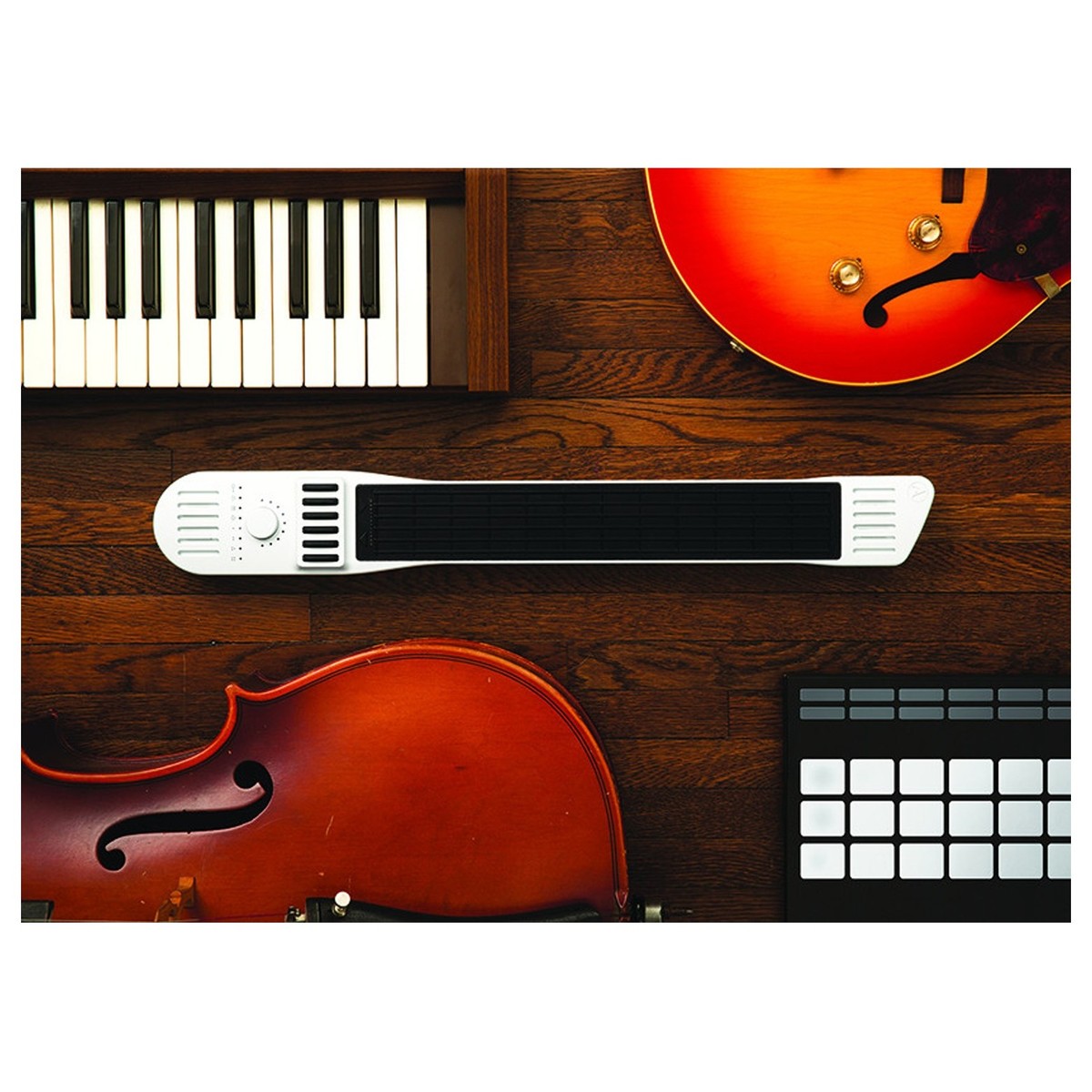 OFFLINE Artiphon Instrument 1, White - Nearly New at Gear4music