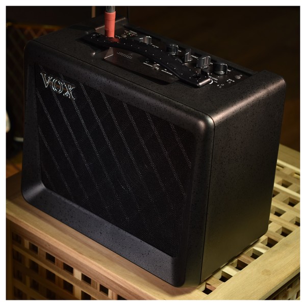 Vox VX15 GT Combo at Gear4music