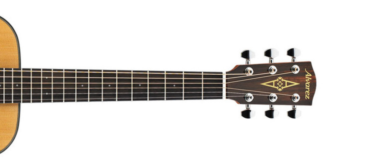 DISC Alvarez RT16 Travel Acoustic Guitar, Natural with Gigbag | Gear4music