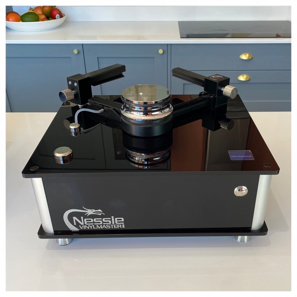 Nessie Vinylmaster Advance at AV.com