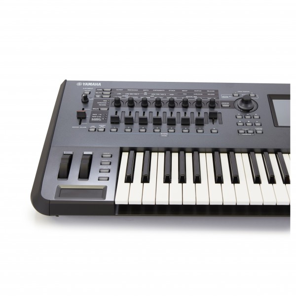 Yamaha MONTAGE6 Synthesizer - Box geöffnet - Box geöffnet | Gear4music