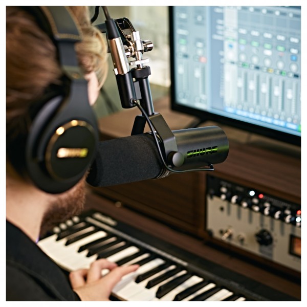 Shure SM7dB Active Dynamic Microphone at Gear4music